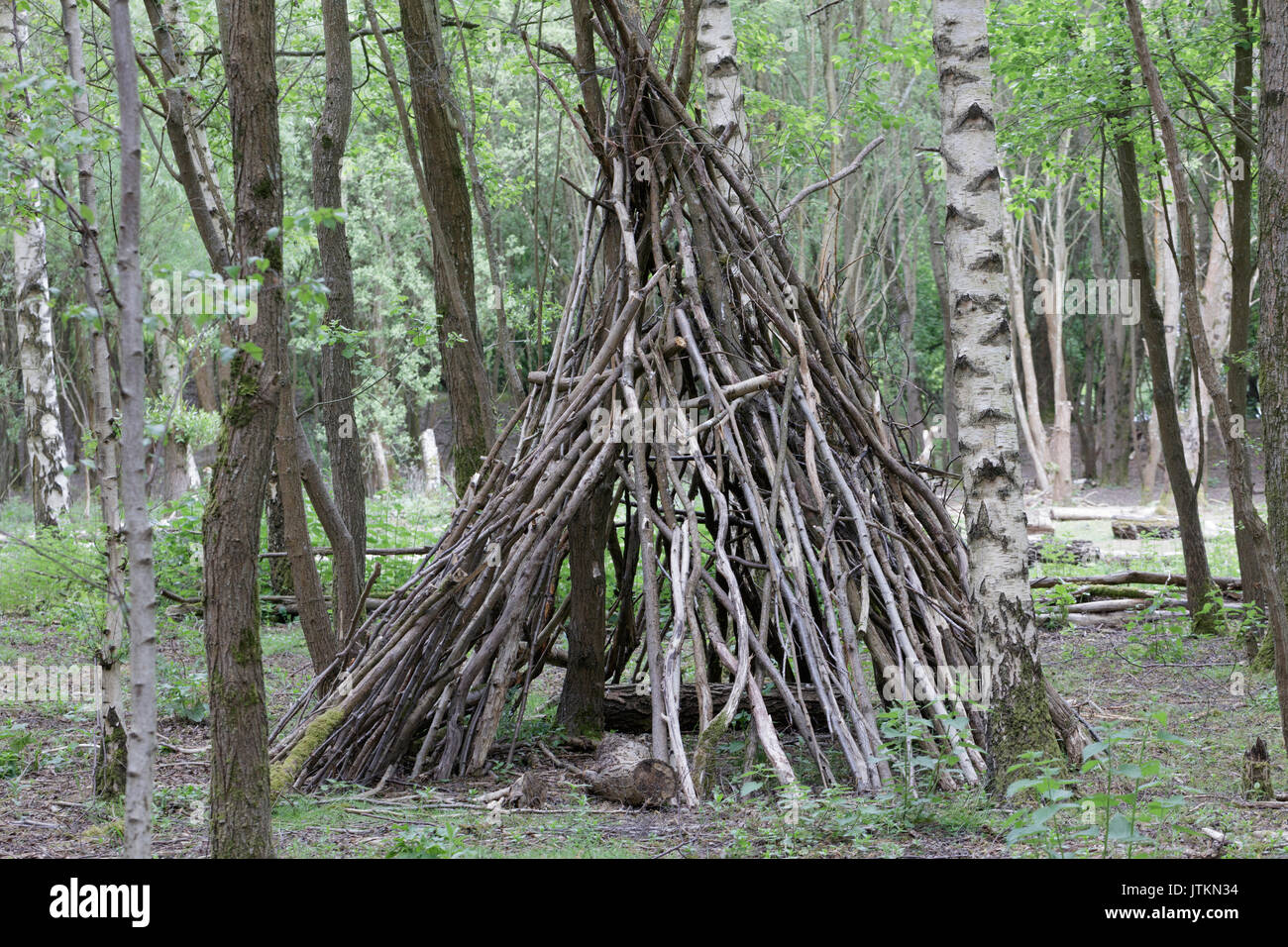 Lean to shelter hi-res stock photography and images - Alamy