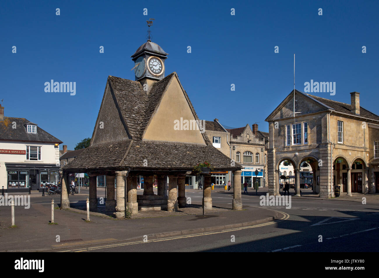 Witney buttercross hi-res stock photography and images - Alamy
