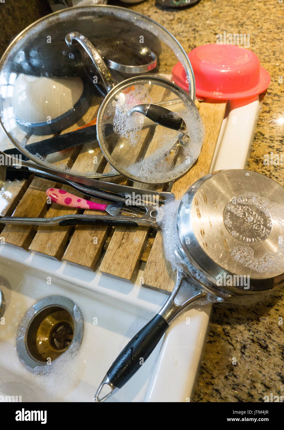 Domestic draining board hi-res stock photography and images - Alamy