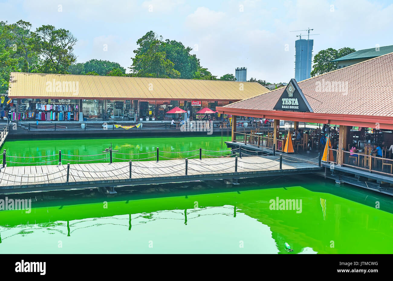 COLOMBO, SRI LANKA - DECEMBER 7, 2016: Pettah Floating Market on Beira ...