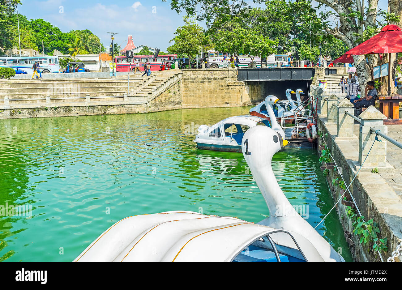 COLOMBO, SRI LANKA - DECEMBER 7, 2016: The Pettah Floating Market on ...