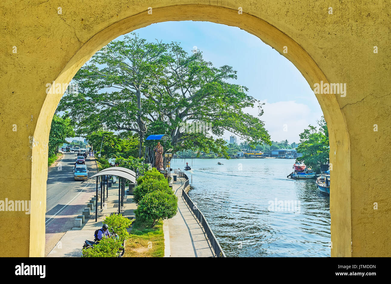 COLOMBO, SRI LANKA - DECEMBER 7, 2016: The arch of the bridge opens the ...
