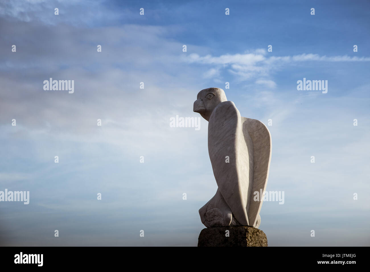 A beautiful bird statues on the Morecambe coast Stock Photo - Alamy