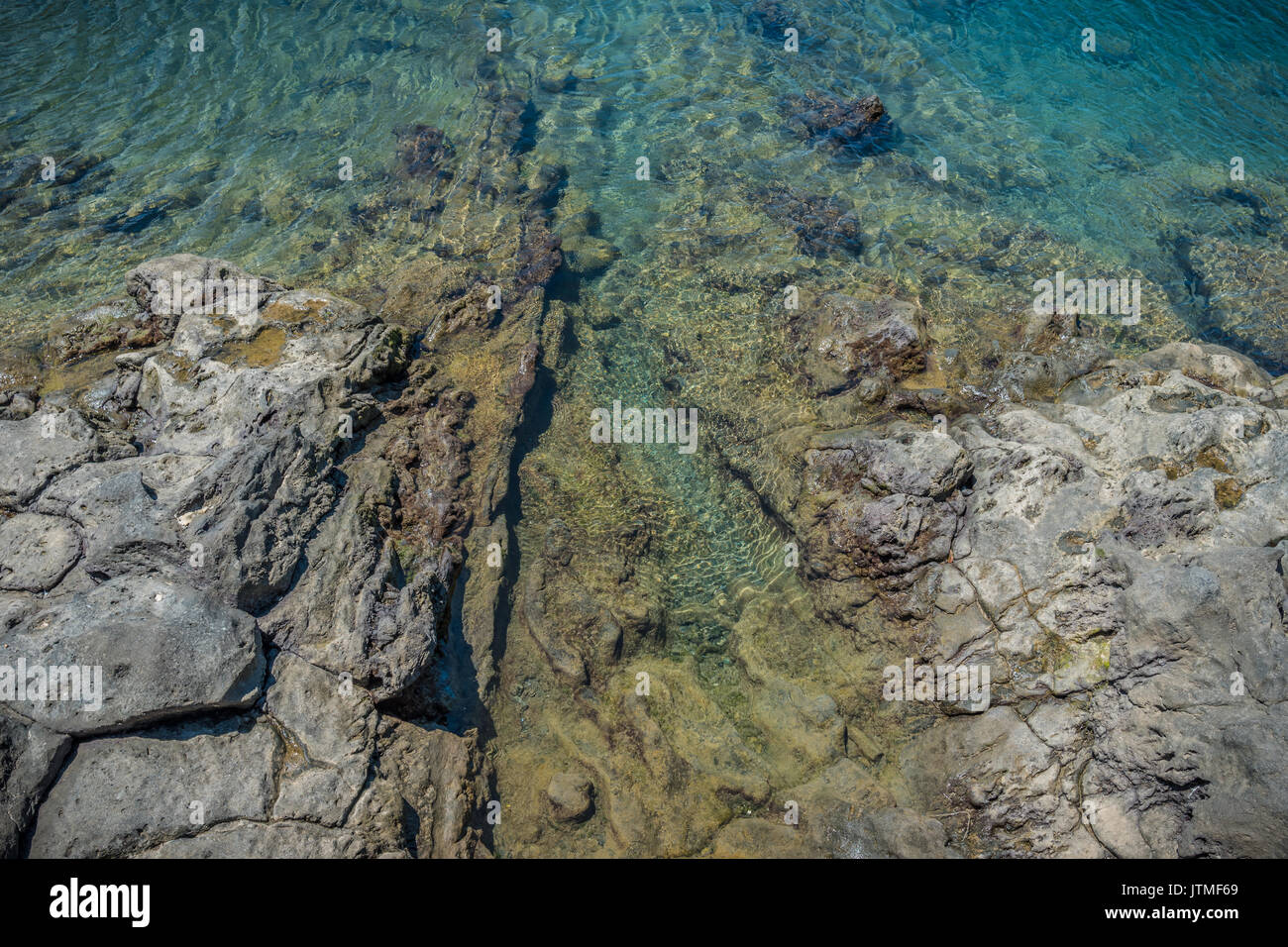 Rocky ocean bed hi-res stock photography and images - Alamy