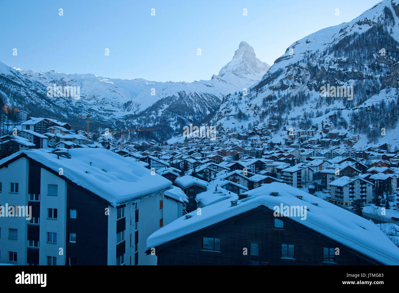 A close-up view of the village of Zermatt with Matterhorn in the ...
