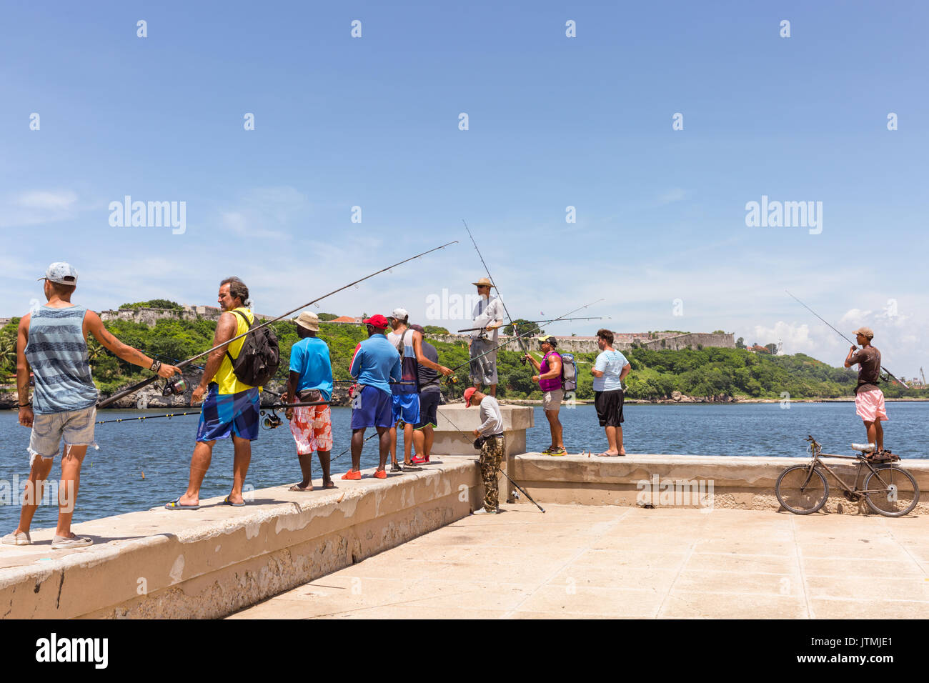 Cuban men fishing hi-res stock photography and images - Alamy