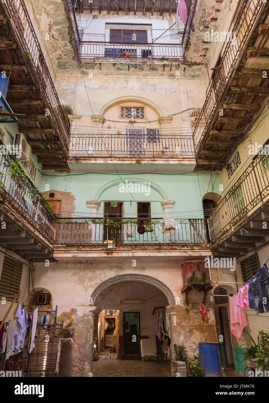 Courtyard cuba historic hi-res stock photography and images - Alamy
