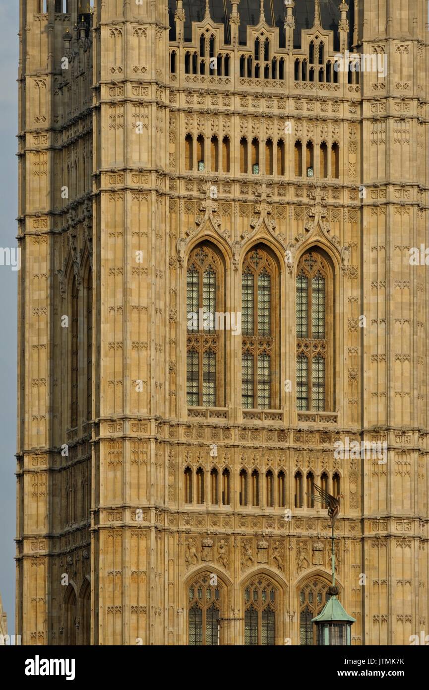 Englands iconic parliament building hi-res stock photography and images ...