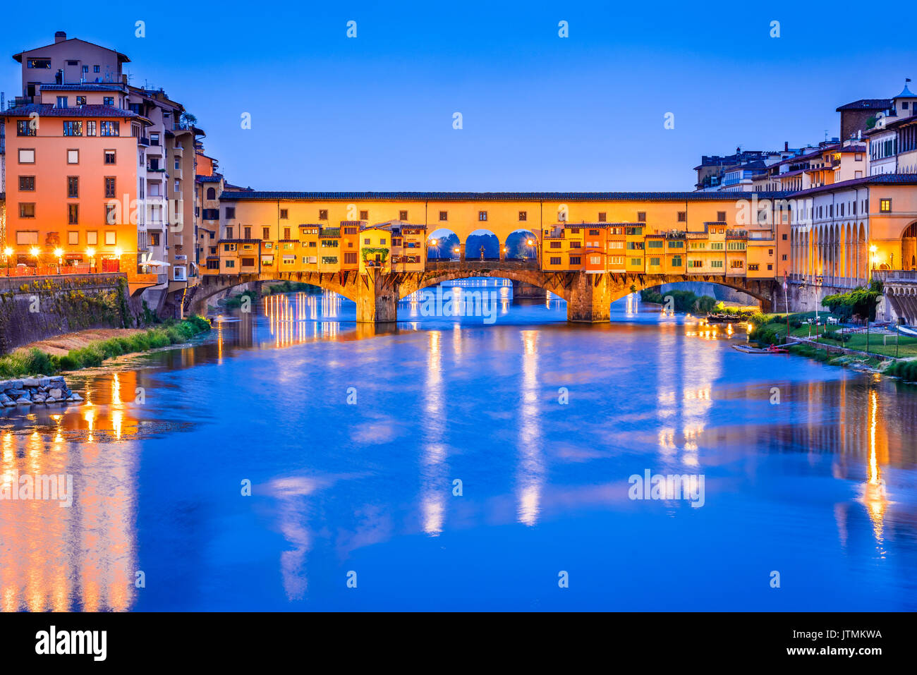 Medieval stone arch bridge hi-res stock photography and images - Alamy