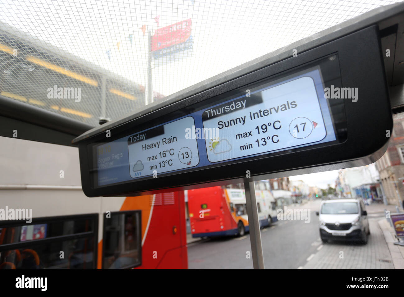 Electronic bus stop sign hi-res stock photography and images - Alamy