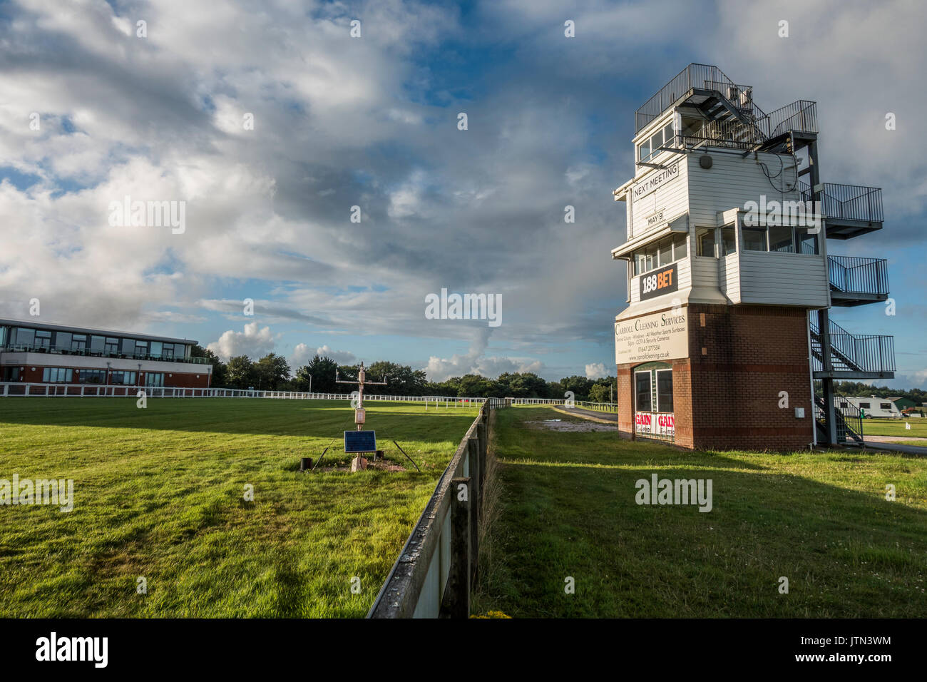 Horse racing circuit hi-res stock photography and images - Alamy