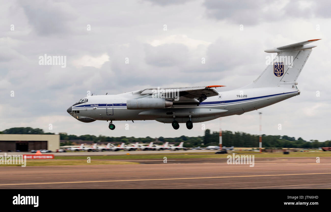 Ilyushin il 76 md hi-res stock photography and images - Alamy