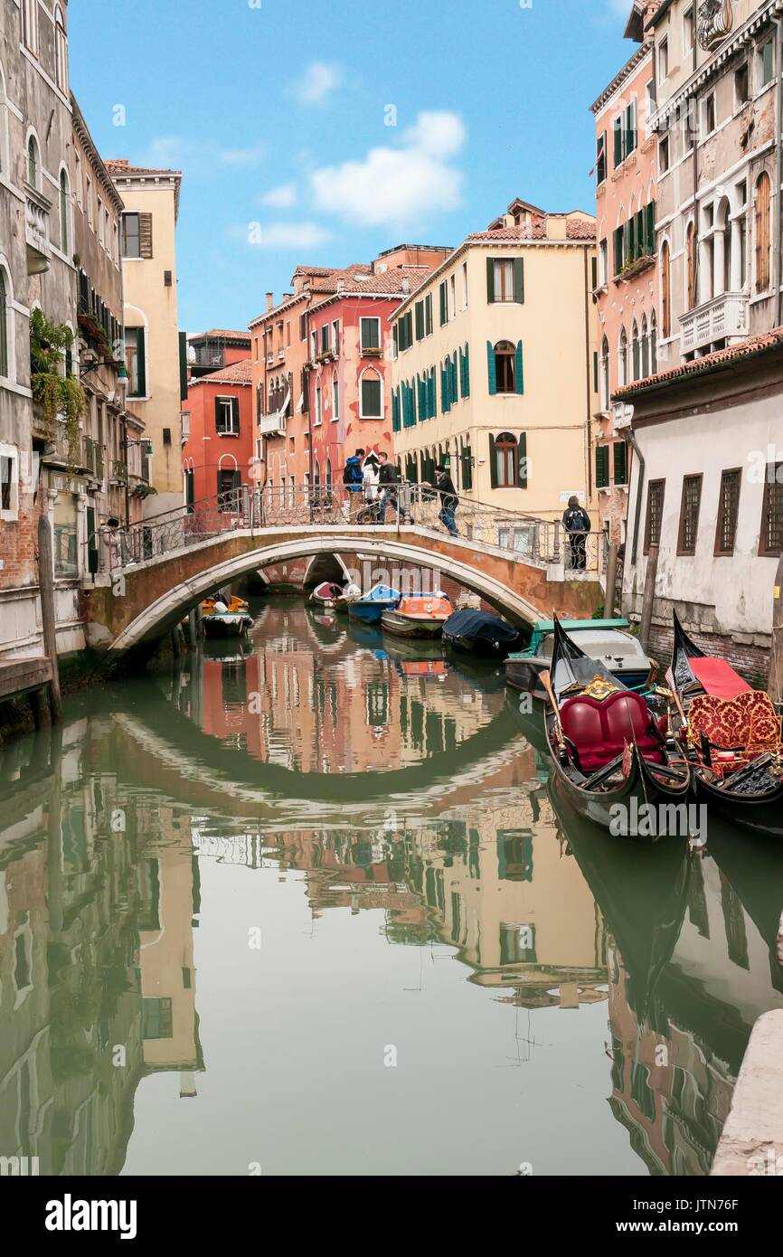 Venetian medieval hi-res stock photography and images - Alamy