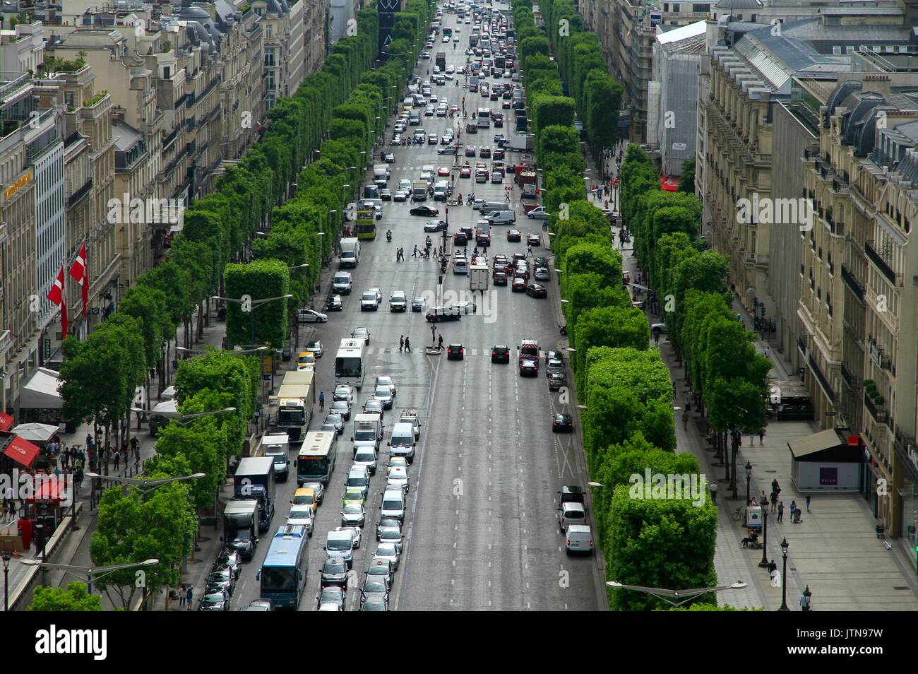 Illustration avenue des Champs-Elysees and traffic jams, traffic of ...