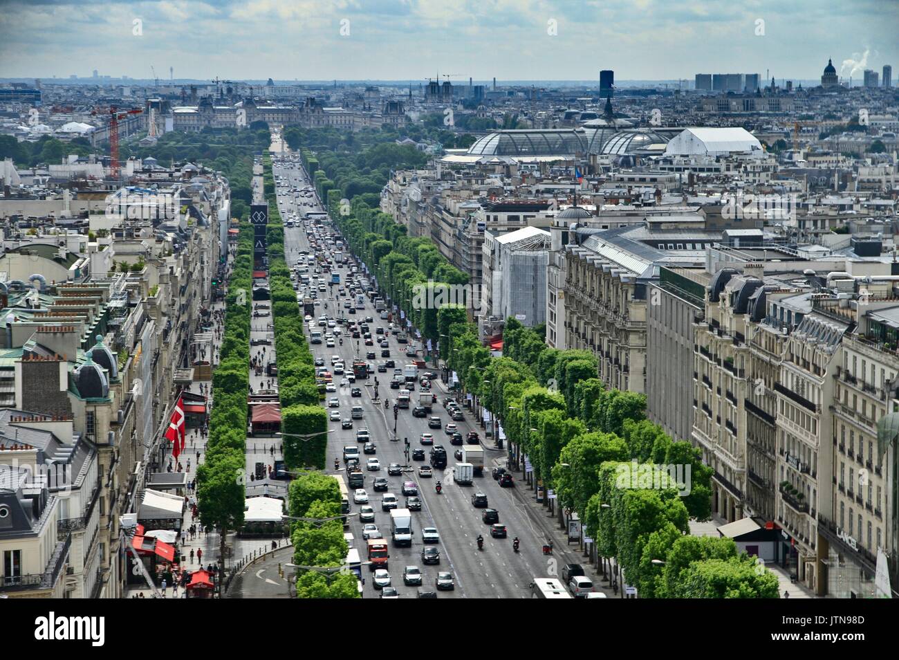 Illustration avenue des Champs-Elysees and traffic jams, traffic of ...