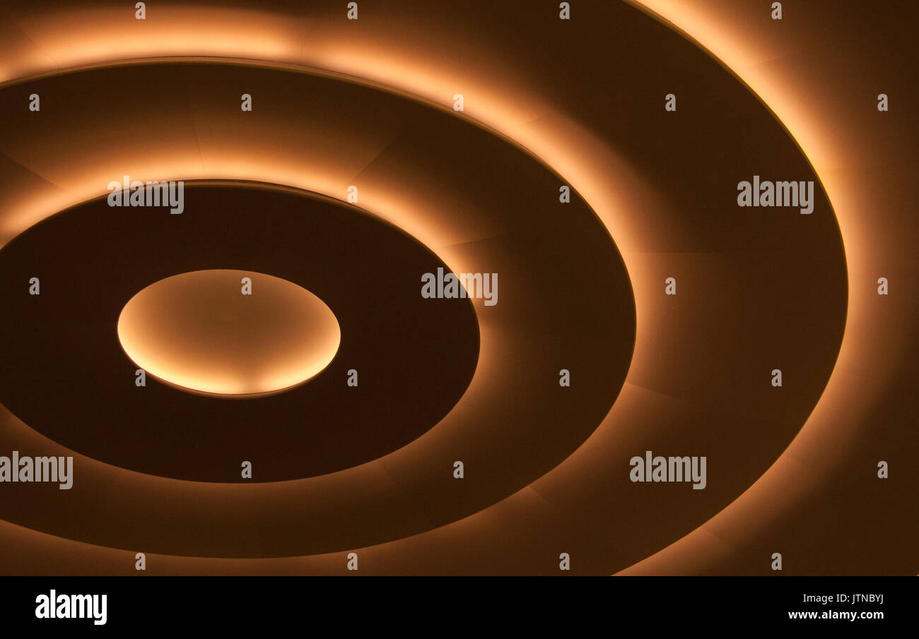 Glowing light from below hi-res stock photography and images - Alamy