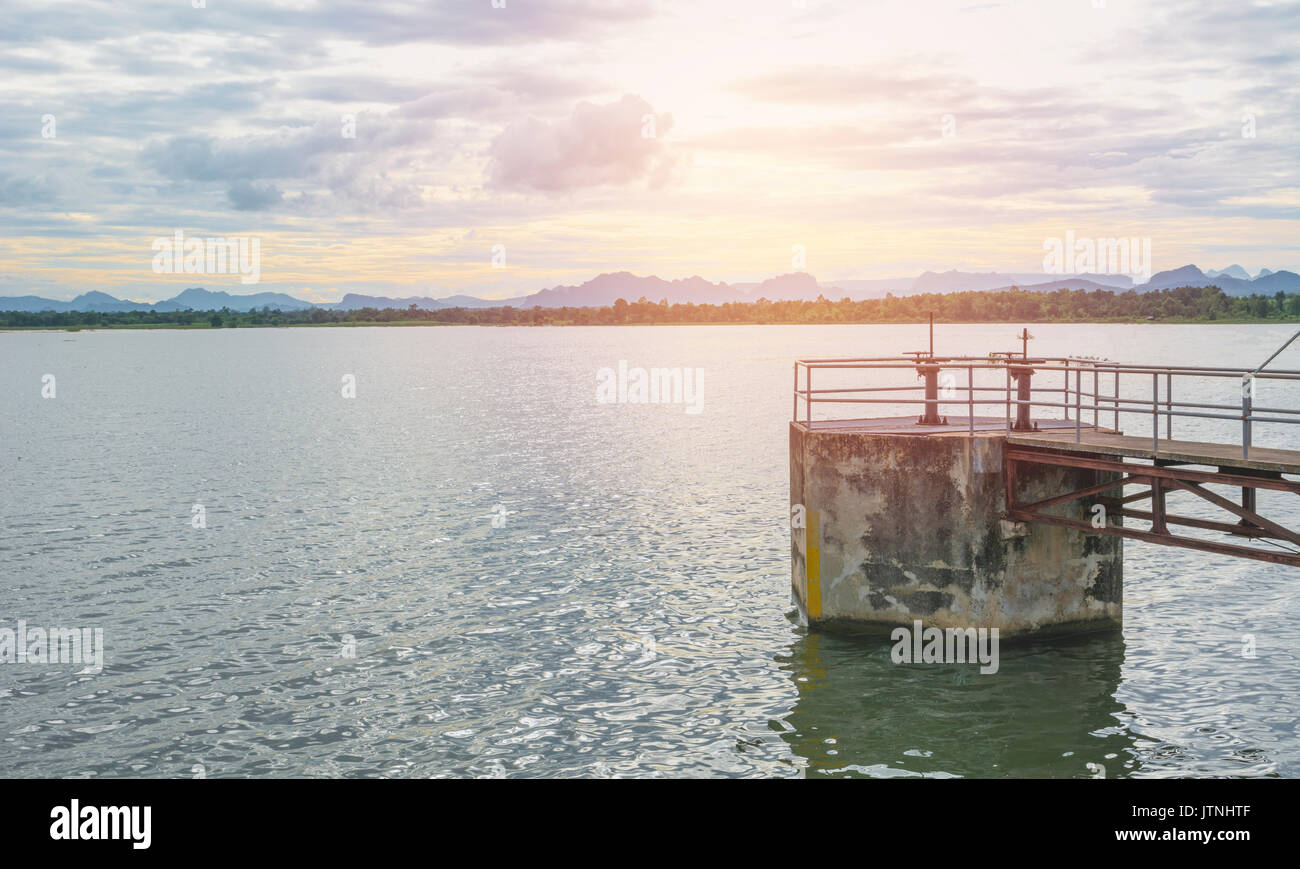 Floodgate floodgates hi-res stock photography and images - Alamy