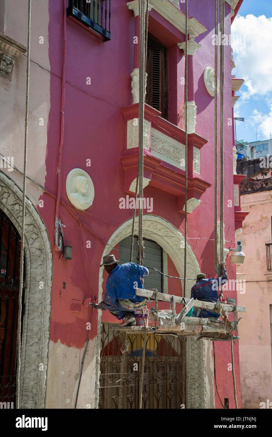 Rope pulley hi-res stock photography and images - Alamy