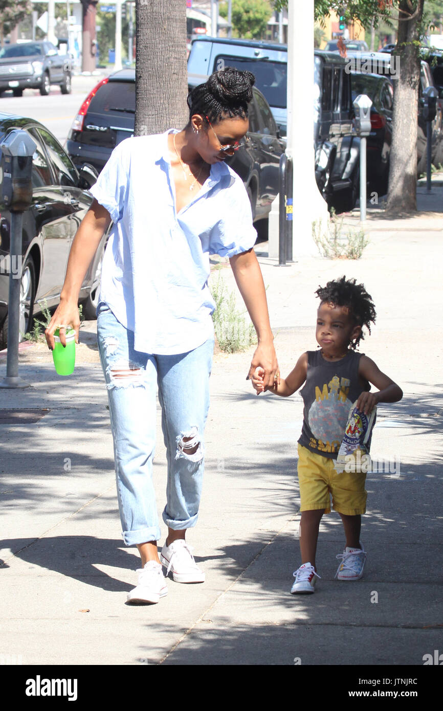 Kelly Rowland and her son, Titan Jewell Weatherspoon, leaving a ...