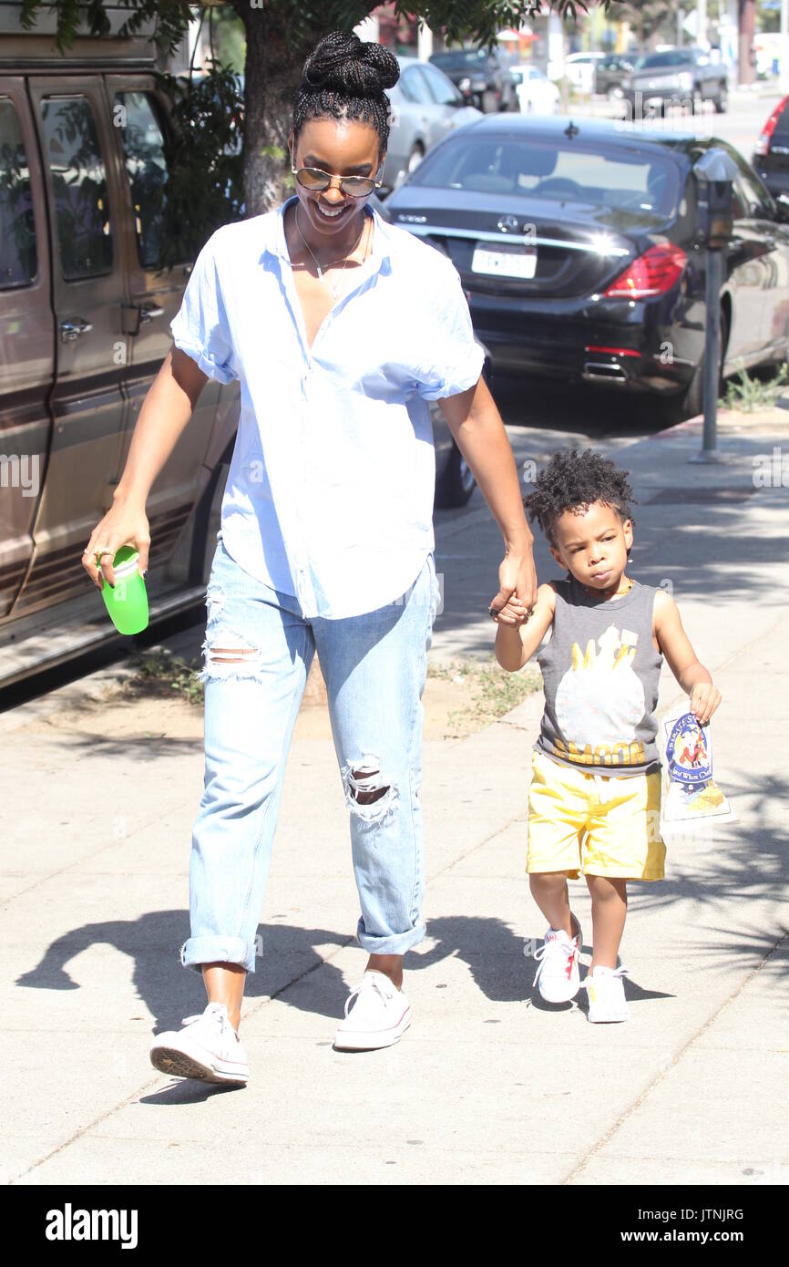 Kelly Rowland and her son, Titan Jewell Weatherspoon, leaving a ...
