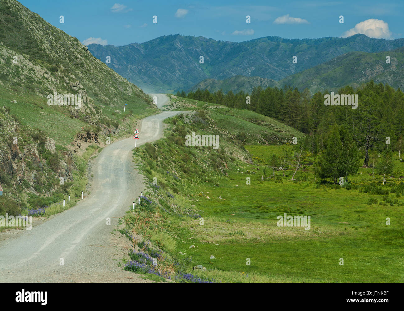Extreme road in mountains in Altay, Siberia, Russia Stock Photo - Alamy