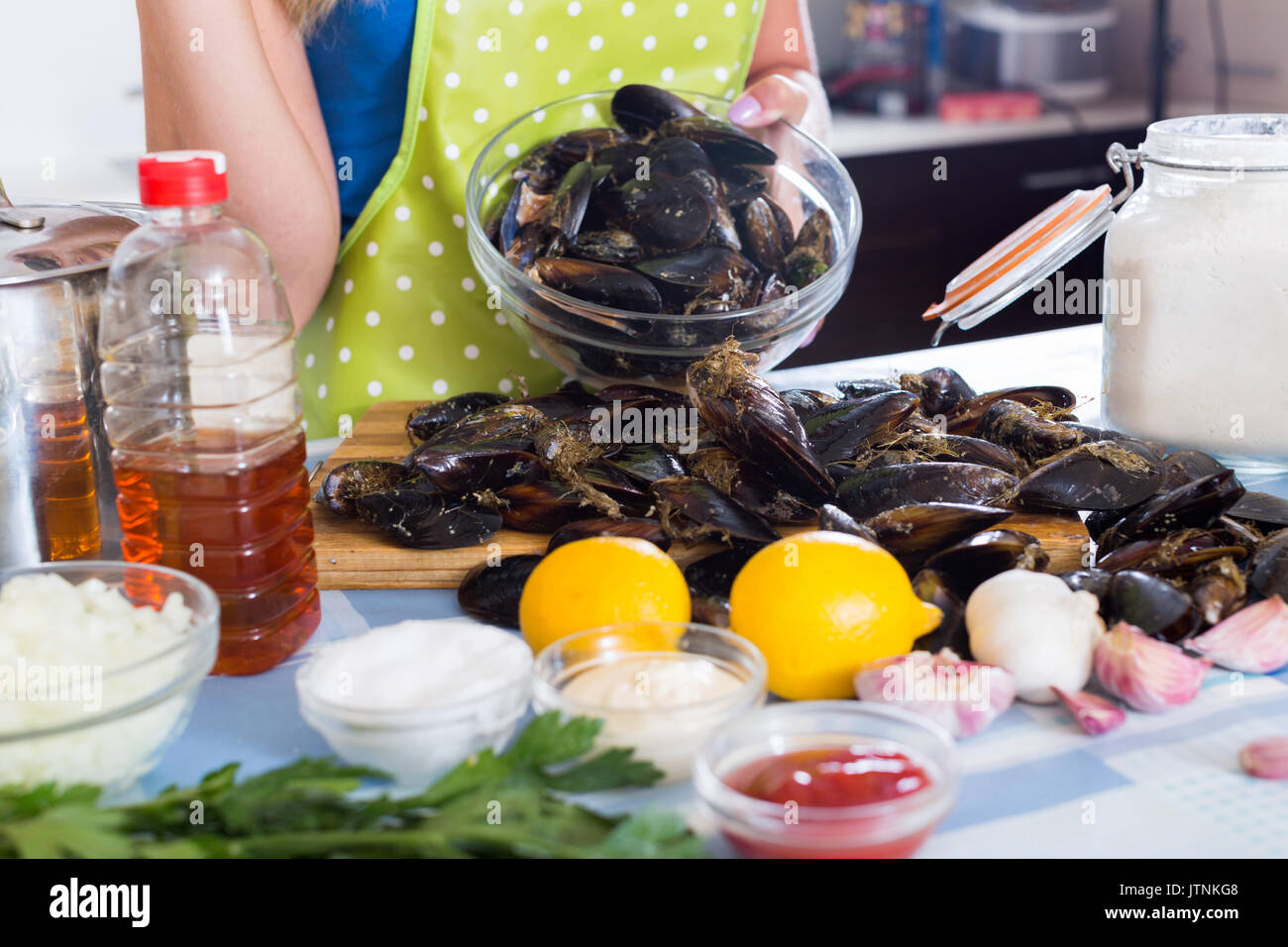 Freshwater clams hi-res stock photography and images - Alamy