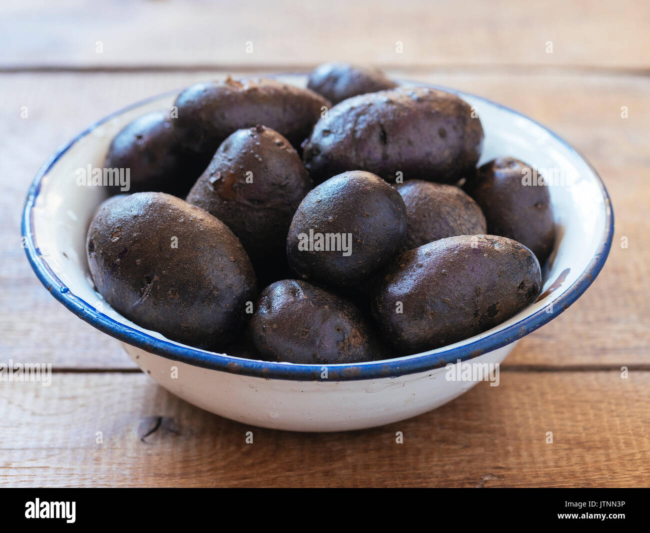 Washed potato hi-res stock photography and images - Alamy
