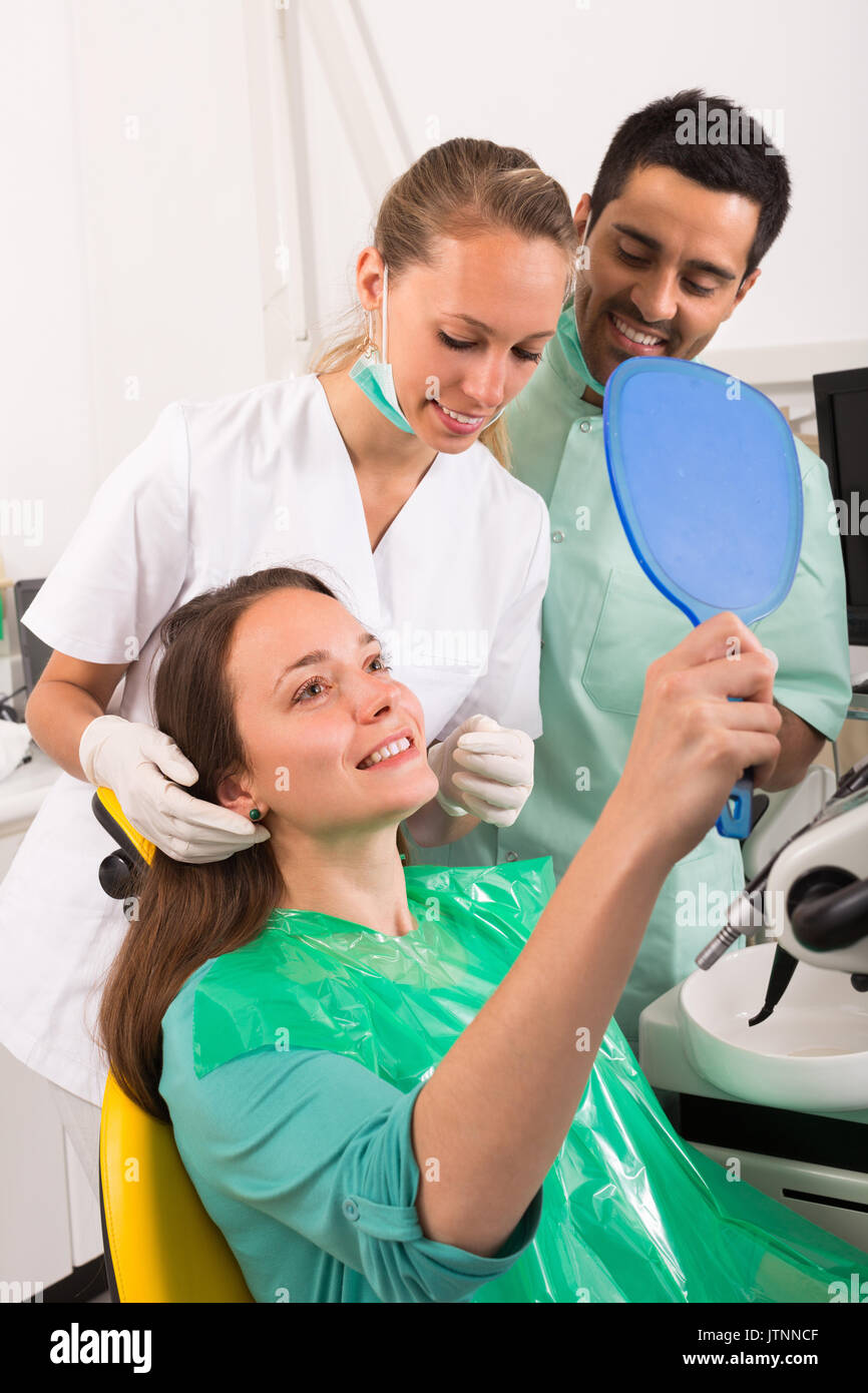 Girls dental visit hi-res stock photography and images - Alamy
