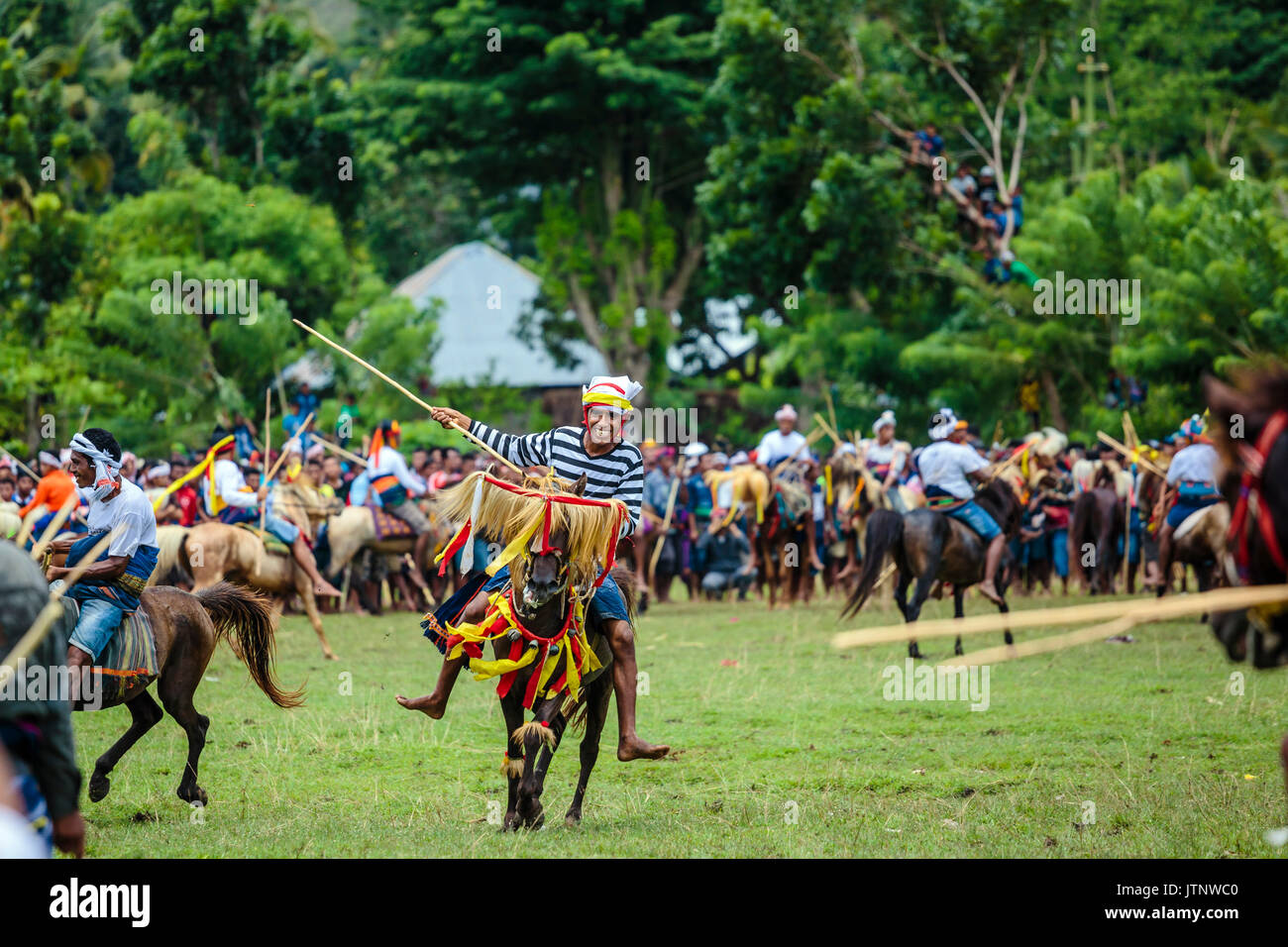 Spear fighting hi-res stock photography and images - Alamy