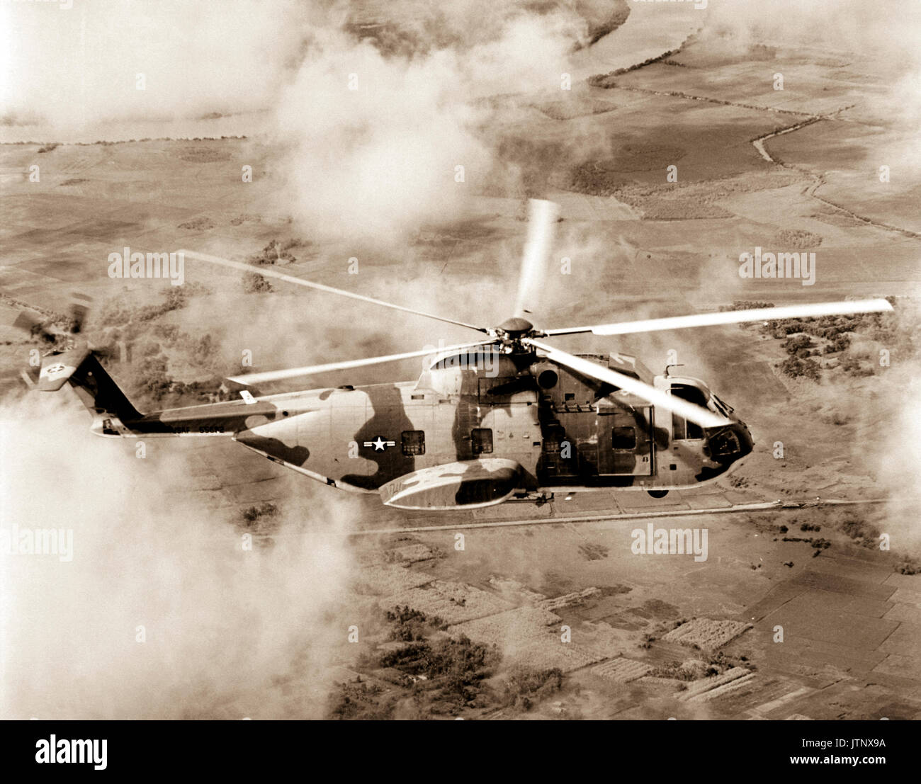 Air Force HH-3E Jolly Green Giant helicopters are used to rescue pilots ...