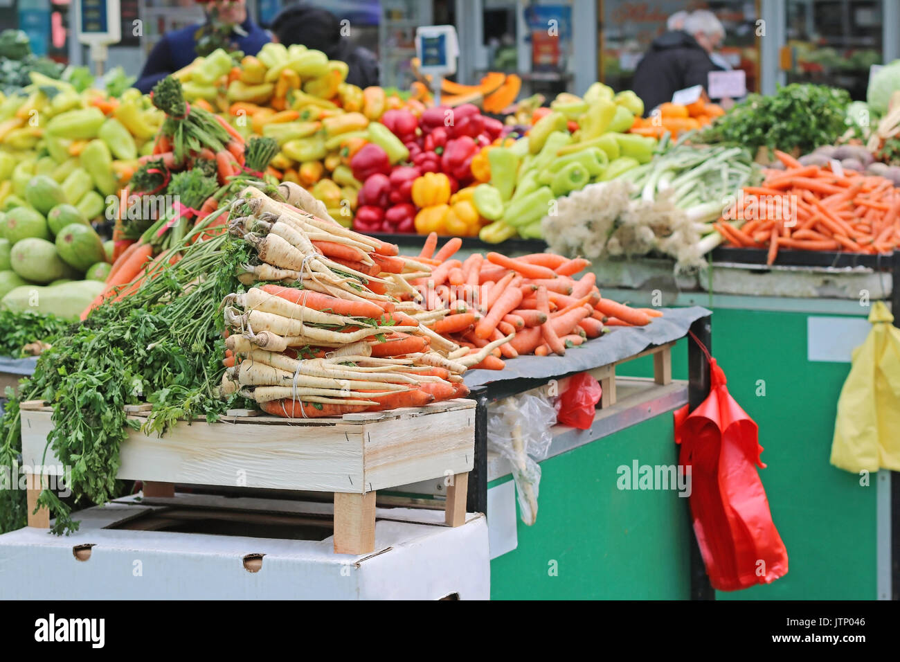 Green vegetables stall hi-res stock photography and images - Alamy