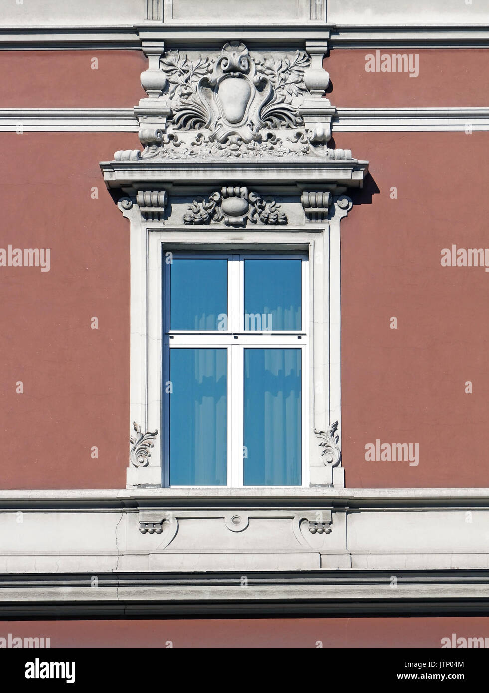 Vintage style window on building facade exterior Stock Photo - Alamy