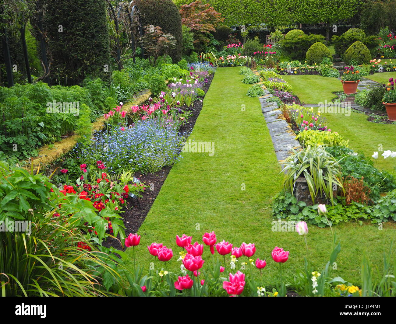 New mown grass hi-res stock photography and images - Alamy