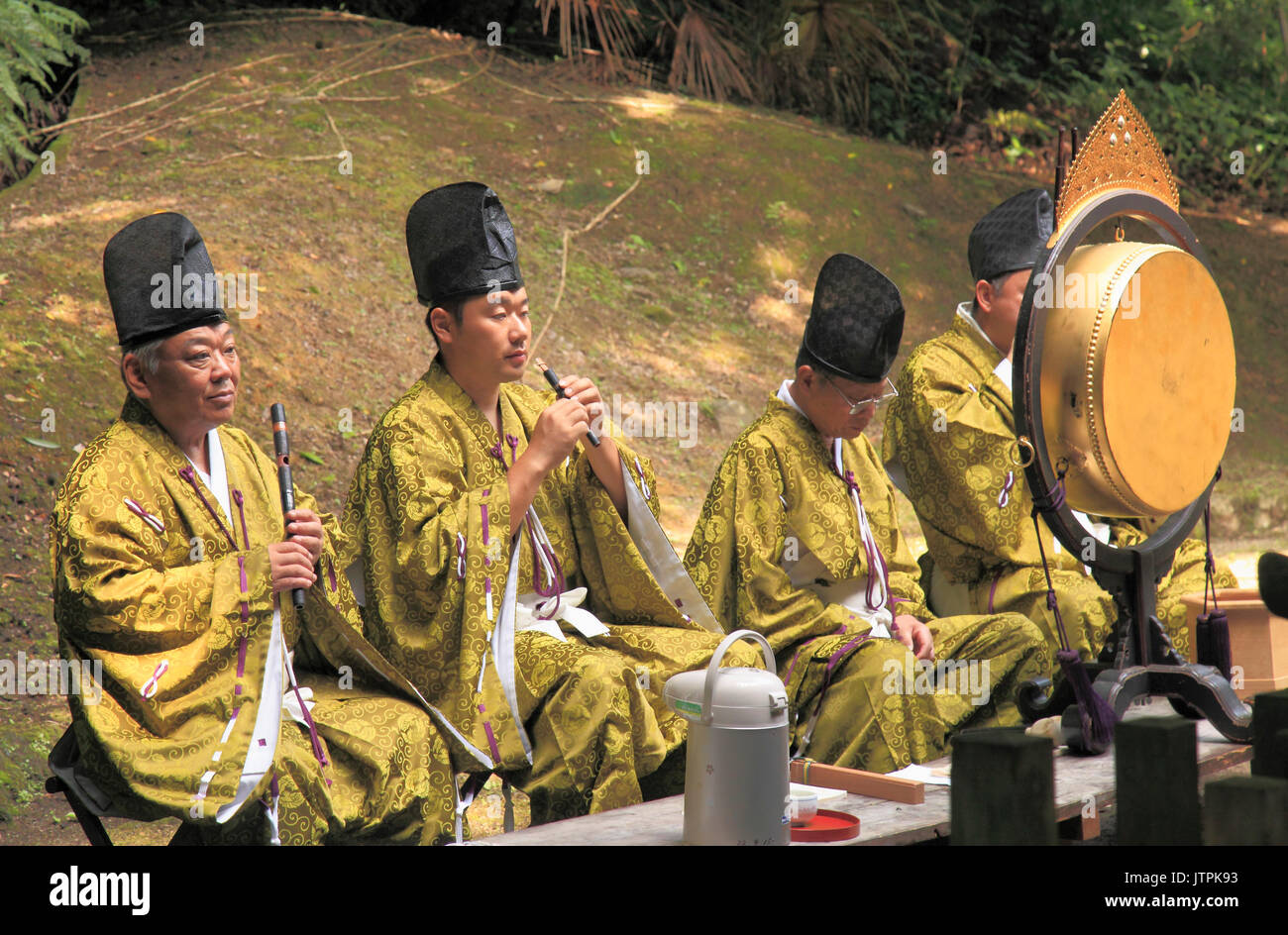 Japan, Kyoto, Yawatashi, Taiko Matsuri, festival, musicians, people ...