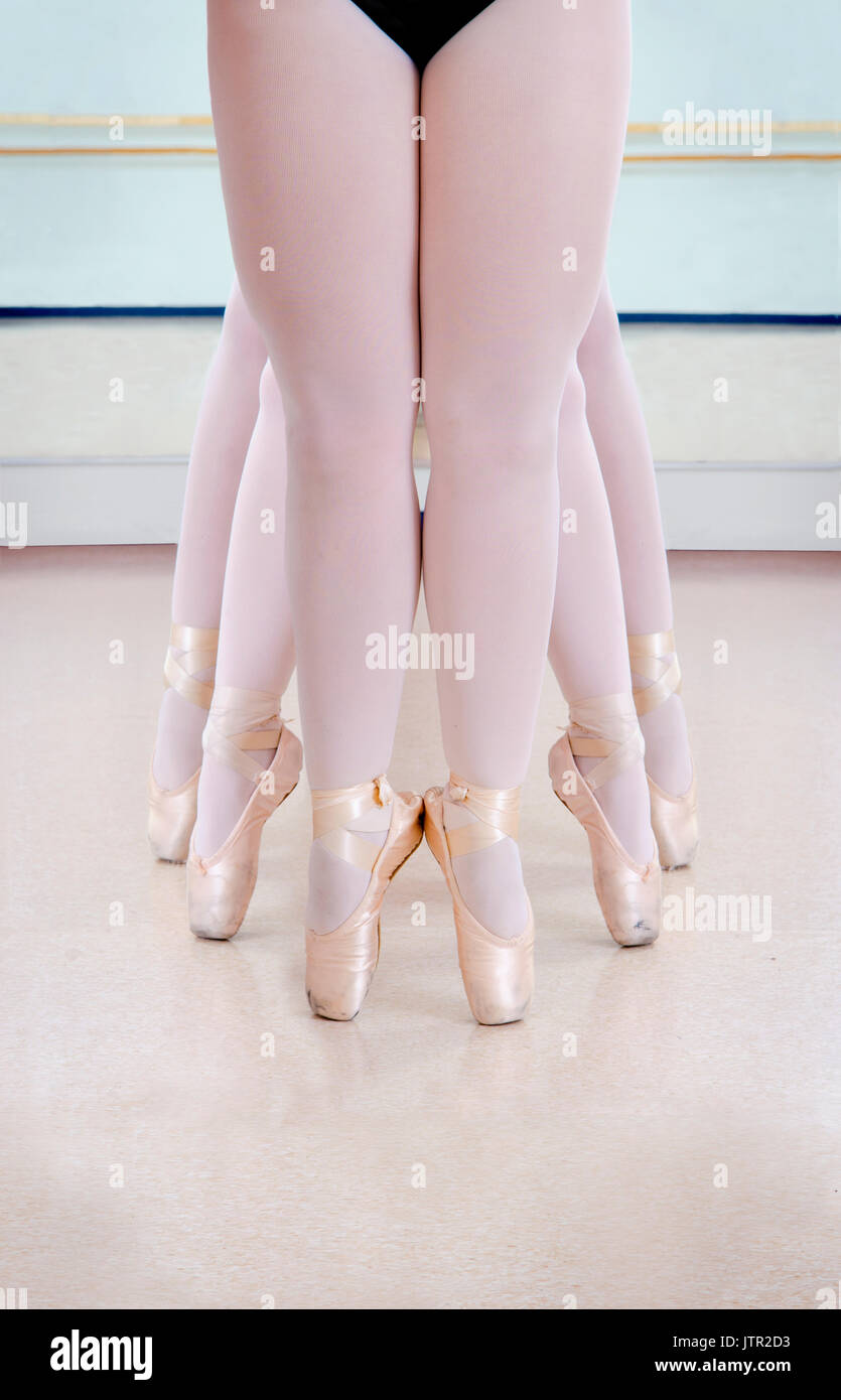 Three ballet dancing women hi-res stock photography and images - Alamy