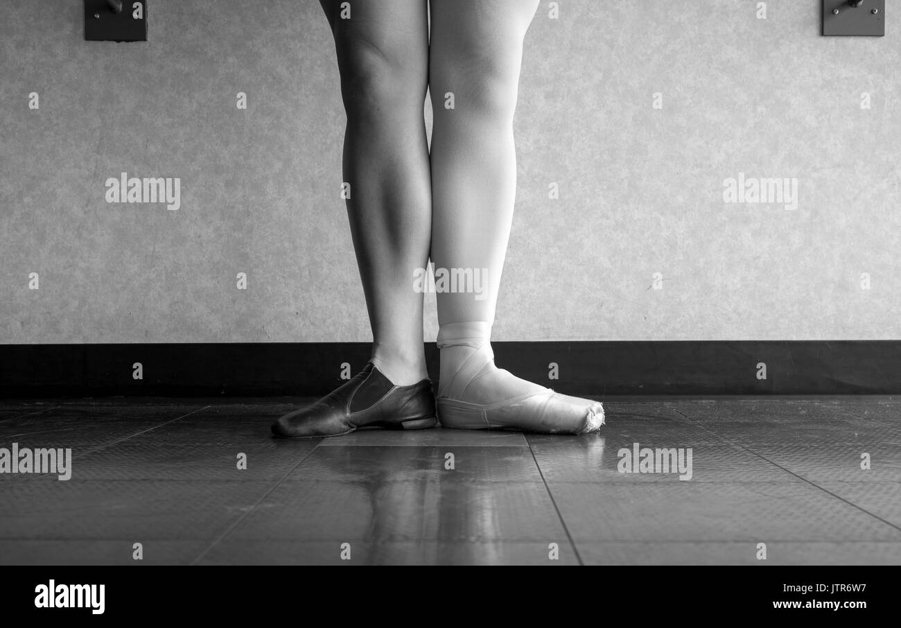 Ballet first position hi-res stock photography and images - Alamy