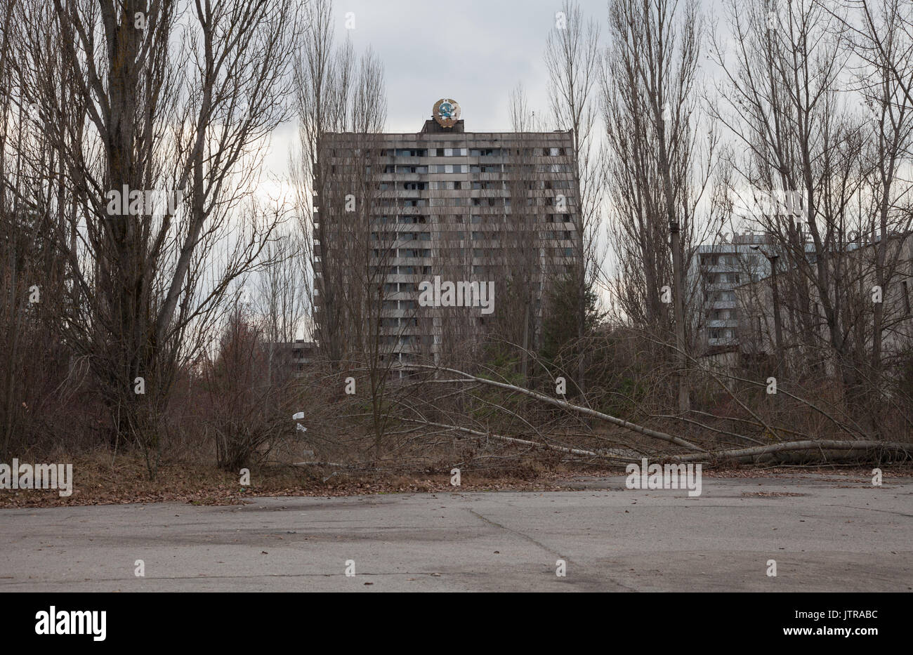 Chernobyl city now a ghost town of abandoned buildings where 50,000 ...