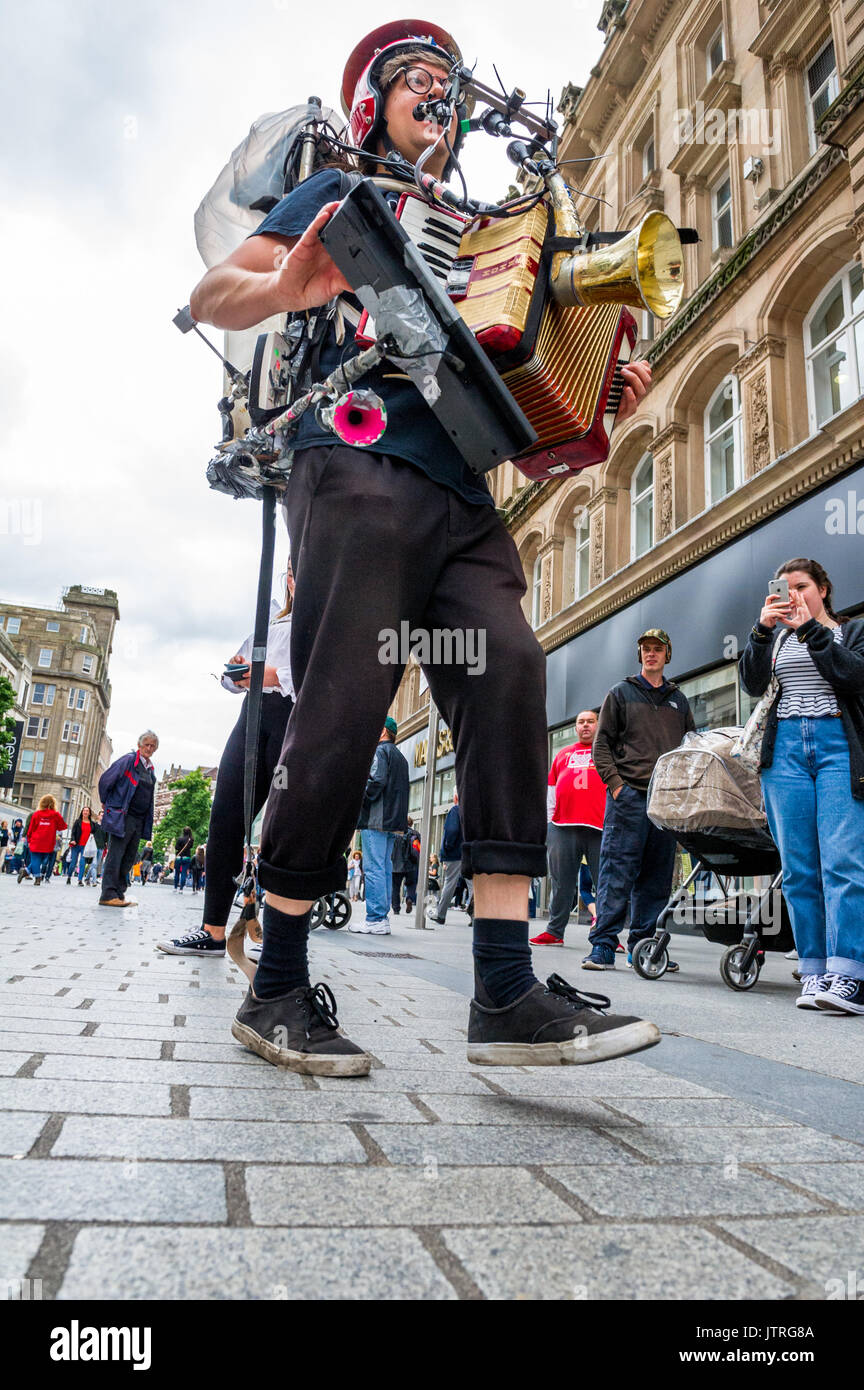 One man band busker hi-res stock photography and images - Alamy
