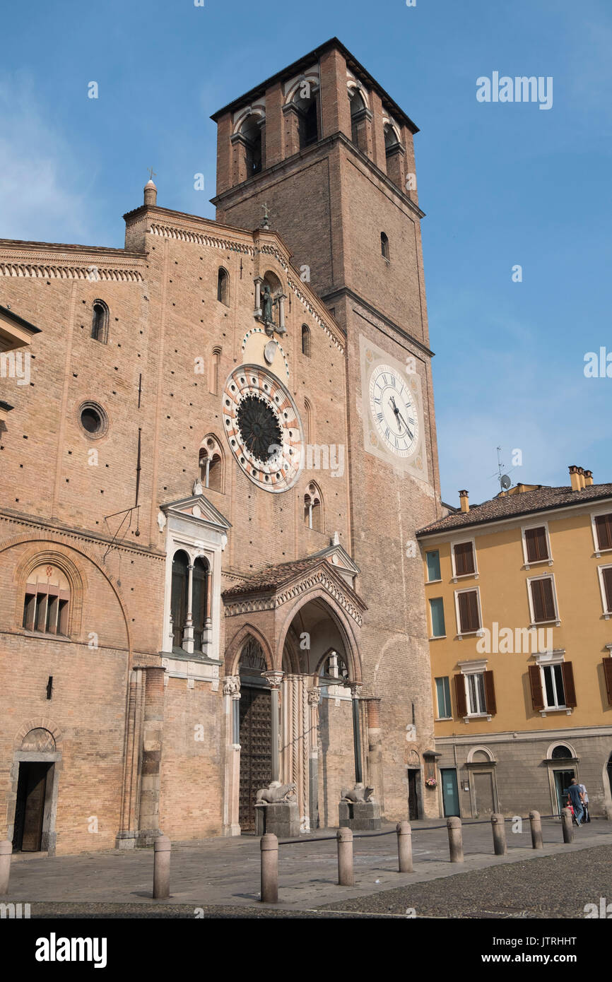 Lodi (Lombardy, Italy): the medieval cathedral (Duomo), facade Stock ...