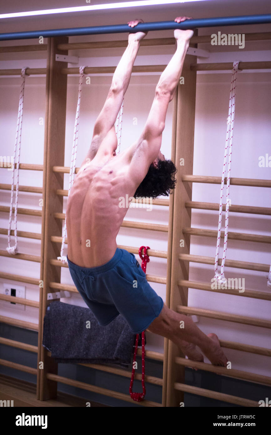 Man gym wall bar not woman hi-res stock photography and images - Alamy