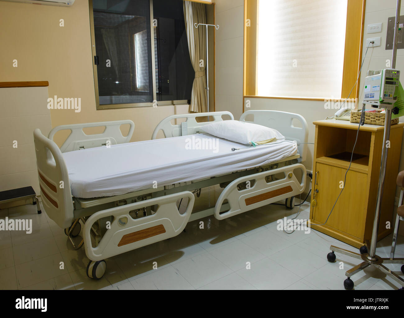 Sick beds hi-res stock photography and images - Alamy