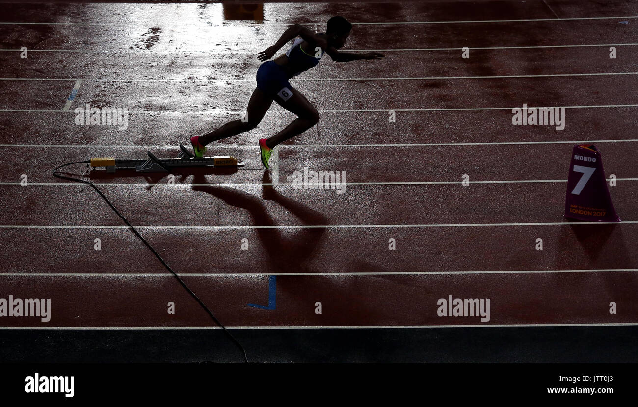 USA's Phyllis Francis leaves the starting blocks on the way to winning ...
