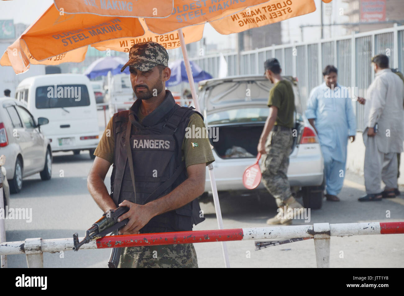 Pakistani ranger officials personnel checks the vehicle at the city’s ...
