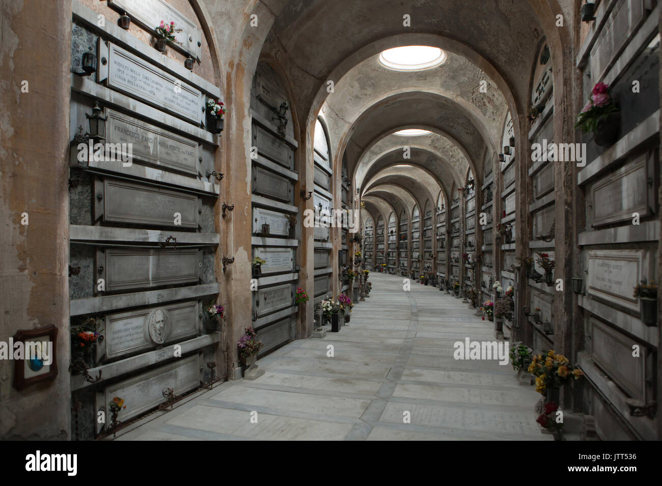 Burial gallery at the Staglieno Monumental Cemetery (Cimitero ...