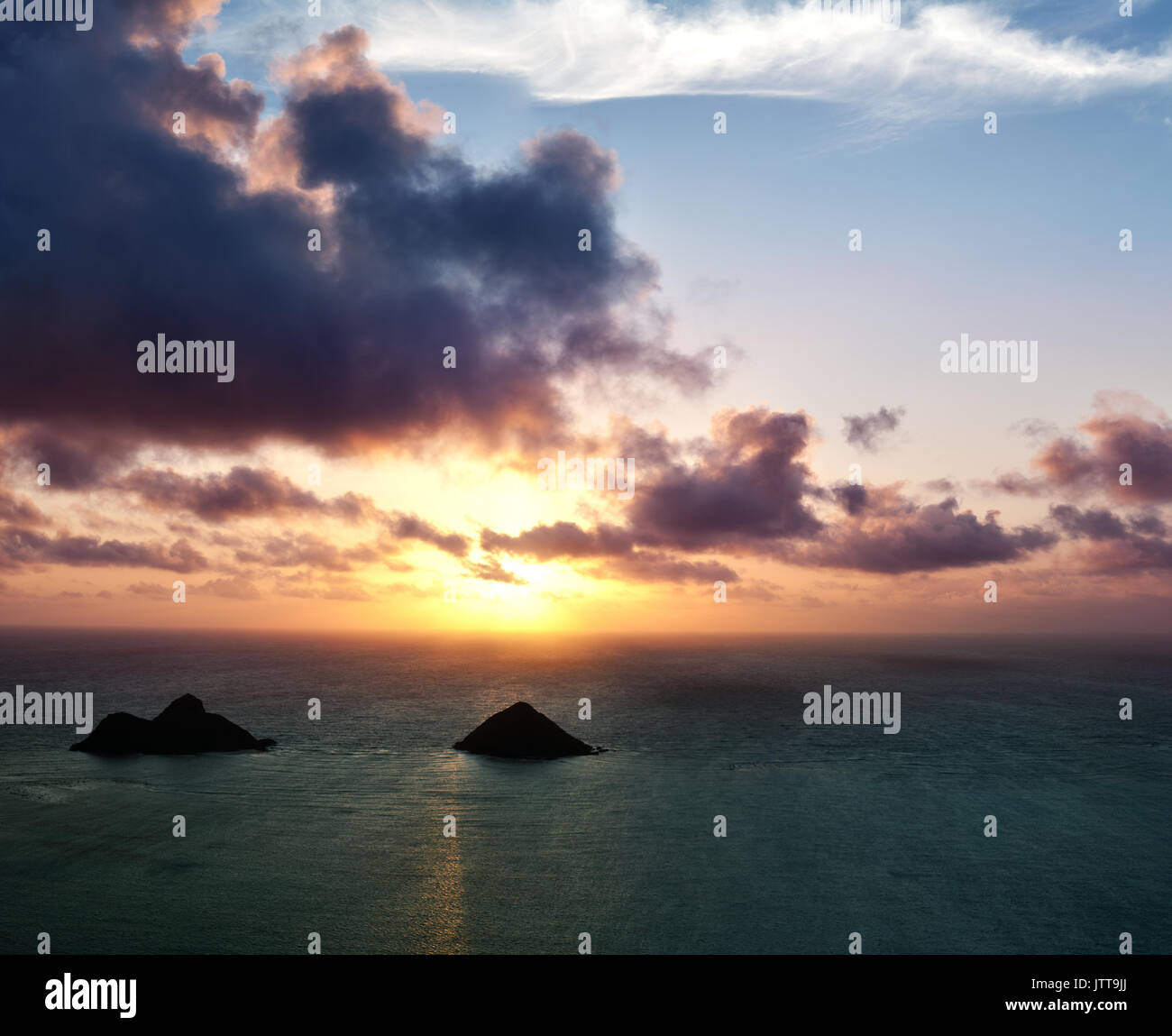 Na mokulua islands hi-res stock photography and images - Alamy