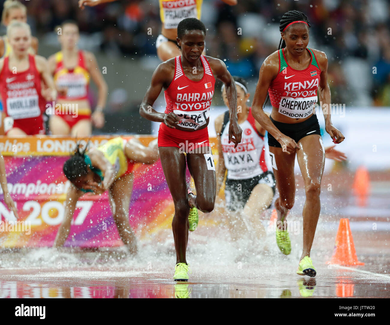 London, UK. 09th Aug, 2017. Athletes compete during the Women's 3,000m ...