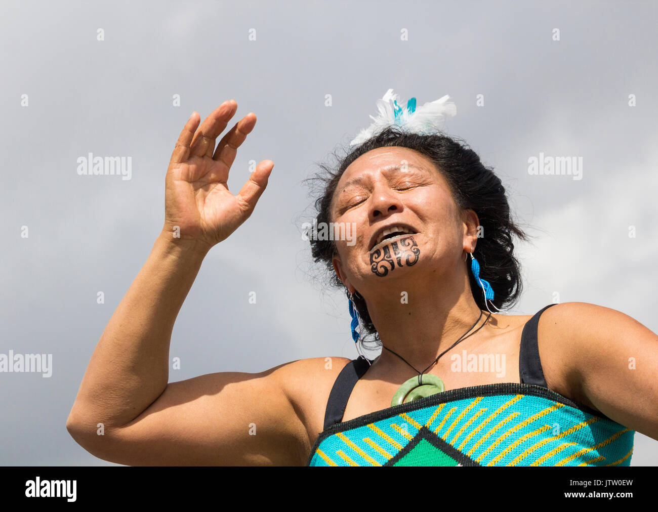 Maori dance haka women hi-res stock photography and images - Alamy