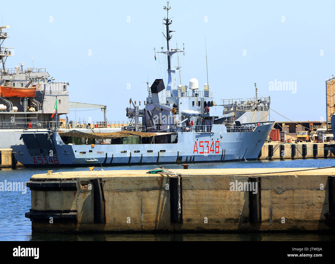 Tripoli, Libya. 10th Aug, 2017. The Italian Navy vessel Tremiti is ...