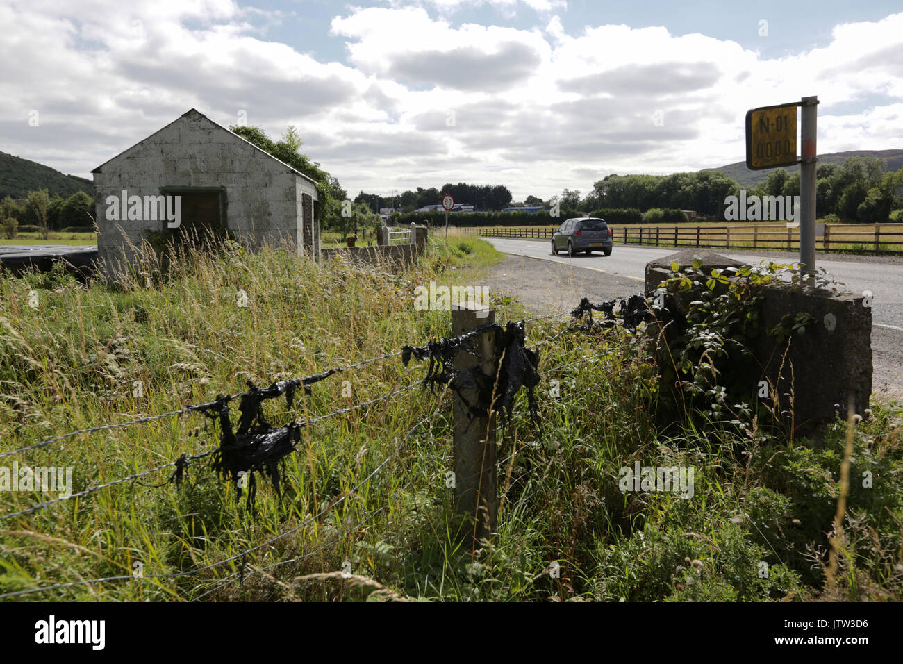 Newry, Northern Ireland. 10th August 2017. An abandoned border hut on ...