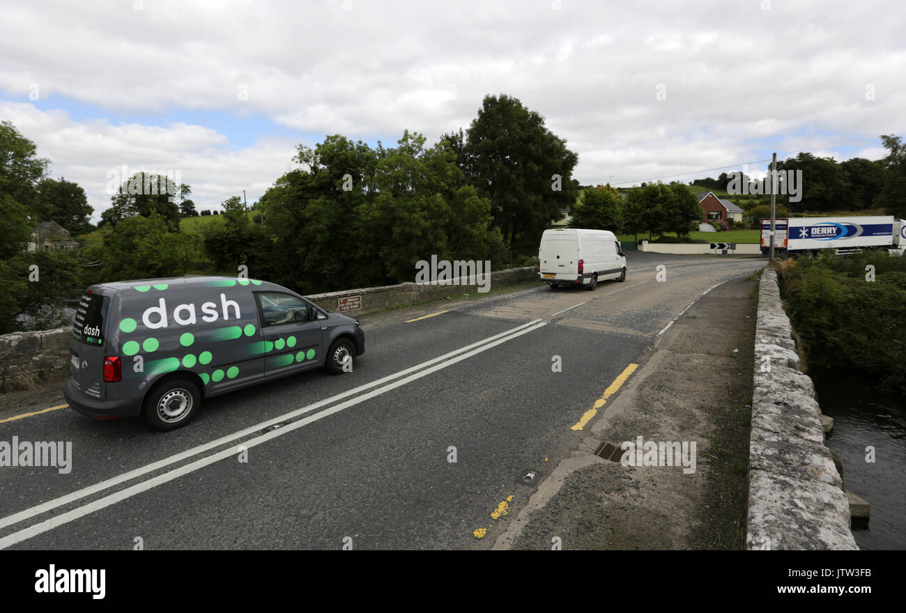 Northern ireland border road markings hi-res stock photography and ...